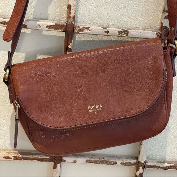 Fossil | Bags | Fossil Flap Crossbody In Chestnut | Poshmark